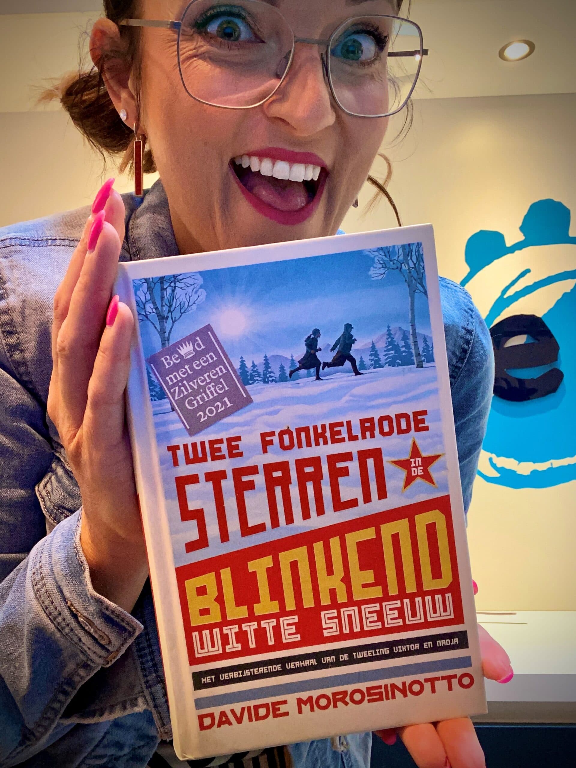 Tips van Pardoes – Twee fonkelrode sterren in de blinkend witte sneeuw ...